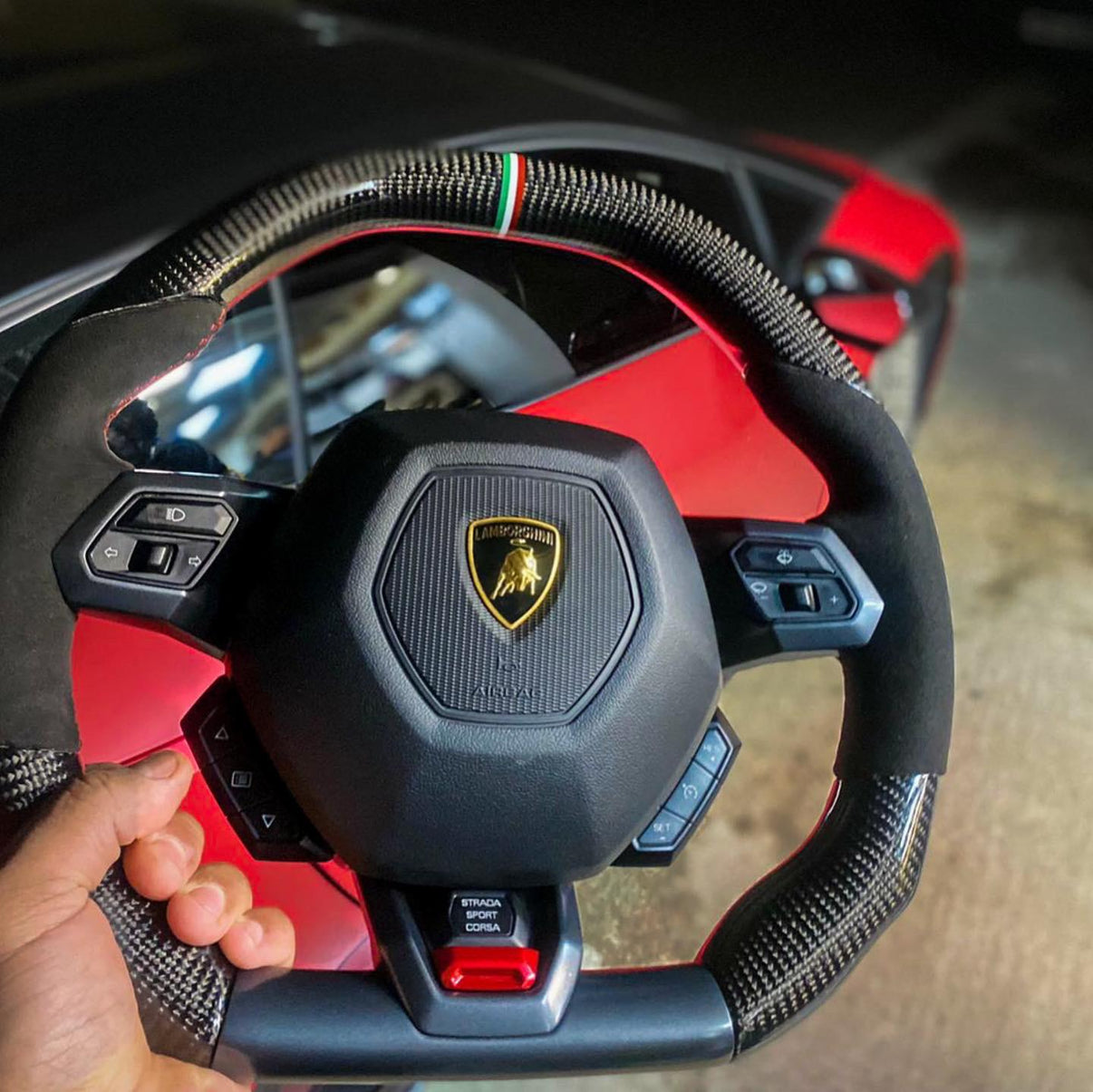 Lamborghini Huracan Steering Wheel – SB Carbon